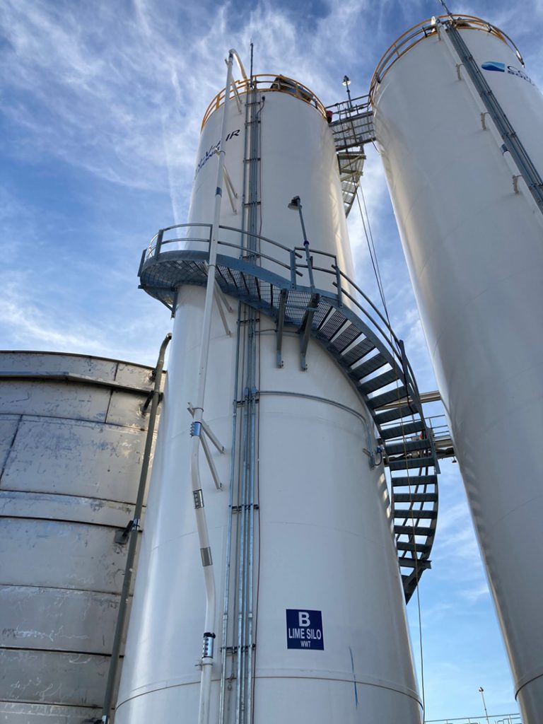 Silo system for water softening with lime and soda ash - Con-V-Air